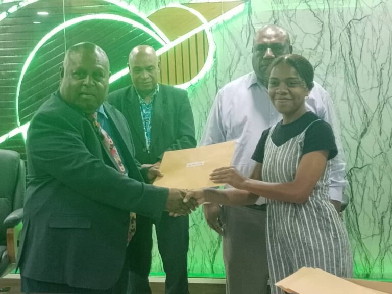 Forestry Students Receive Work Experience Certificates